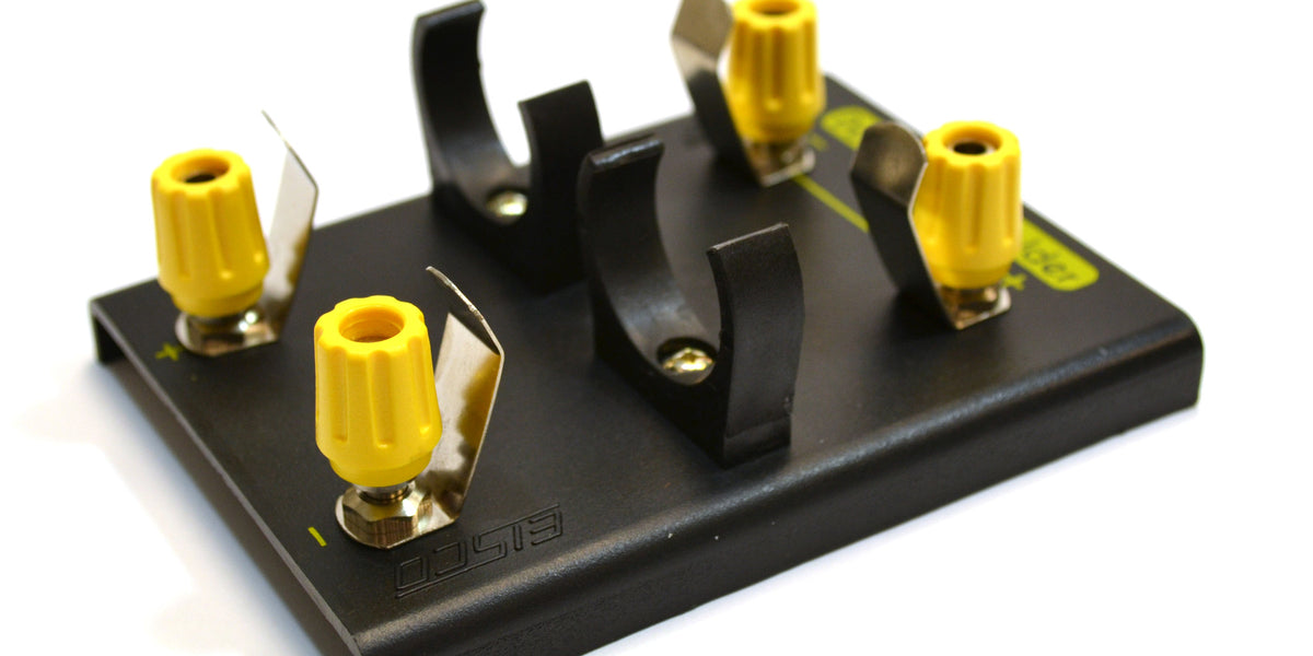Safe D Battery Holder for 2 batteries with 4mm banana plug sockets ...